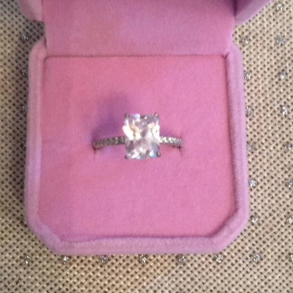 Starlette Galleria | Jewelry | Nwot 2 Ct Emerald Cut Simulated Diamond ...